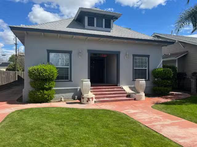 Historical Home For Sale 814 N Van Ness Ave