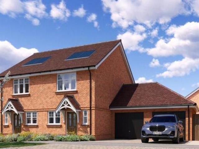 Hitches Lane, Fleet, 2 Bedroom Semi detached
