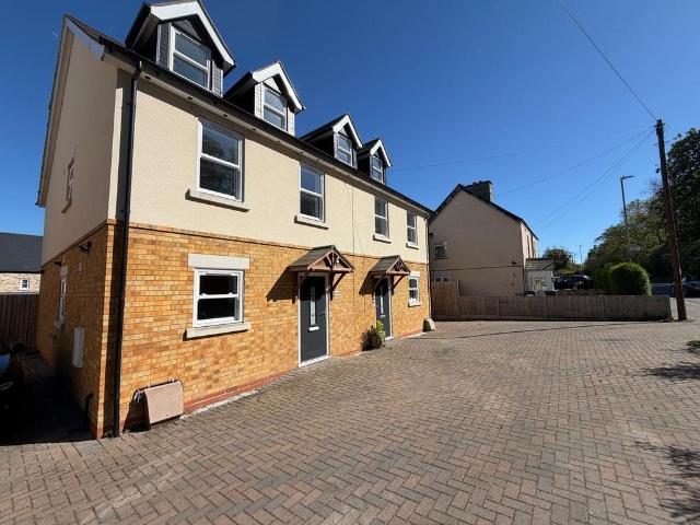 Hitchin Road, Fairfield, Hitchin, SG5 4 bed semi detached house to rent £2,250 pcm £519 pw