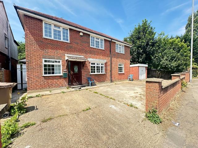Hitchin Road, Luton, Bedfordshire LU2, 4 bed detached house to rent, £1,900 pcm | PrimeLocation