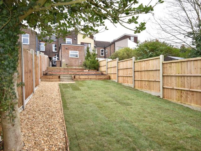 Hitchin Road, Luton, Bedfordshire, LU2 7SL