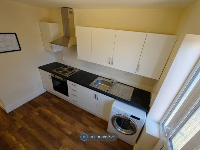 Hitchin Road, Luton LU2, 1 bed flat to rent, £895 pcm | PrimeLocation