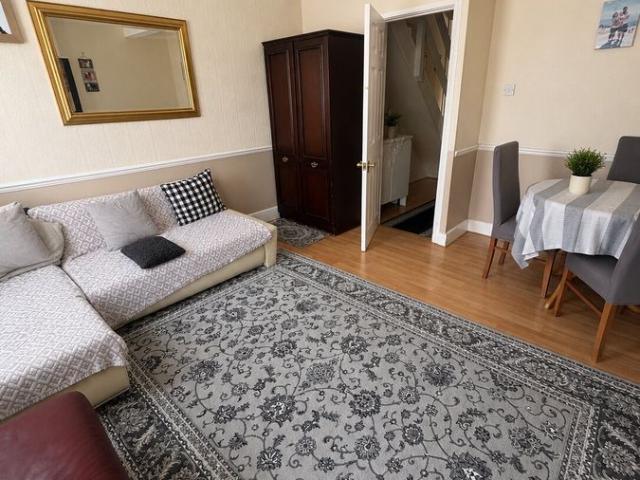 Hitchin Road, Luton LU2, 2 bed maisonette to rent, £1,150 pcm | PrimeLocation