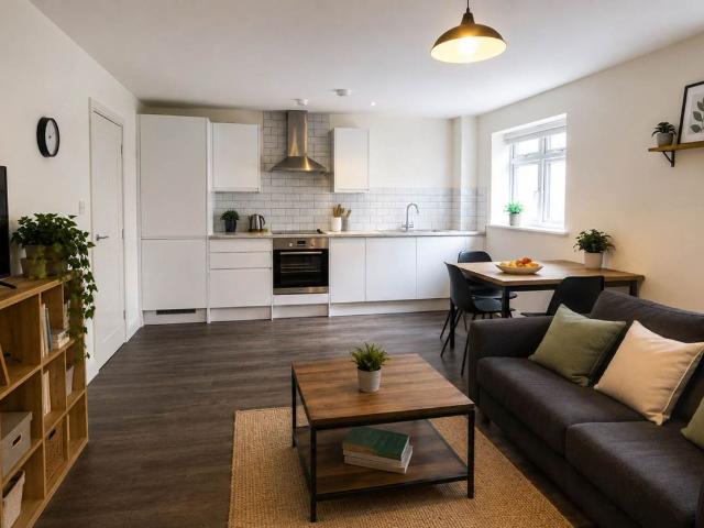Hitchin Road, Luton LU2, 2 bed flat to rent, £1,150 pcm | PrimeLocation