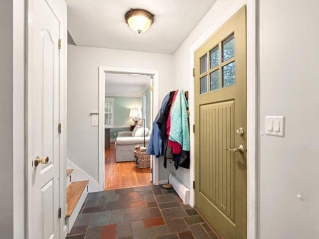 Hitching Post Ln, Bedford, Home For Sale