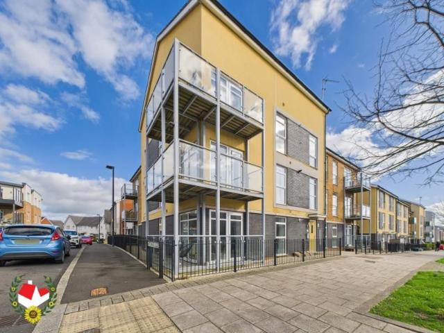 Hitchings Leaze, Patchway, Bristol BS34, 2 bed flat to rent, £1,300 pcm | PrimeLocation