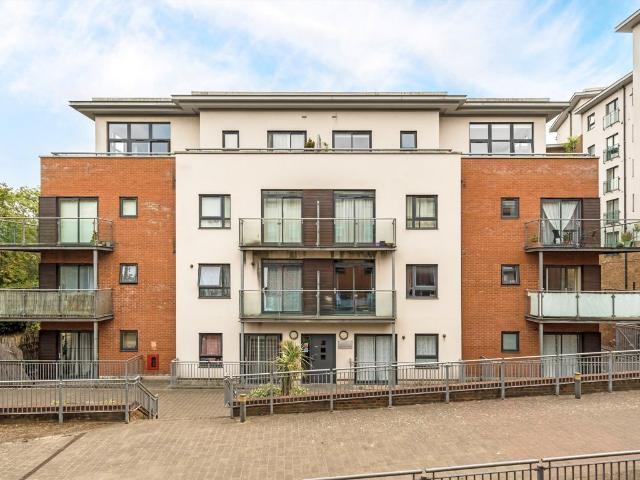 Hither Green Lane, Hither Green SE13, 1 bed flat to rent, £1,400 pcm | PrimeLocation