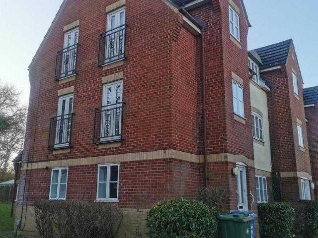 Hitherhooks, Bracknell, BerkshIre, RG42 3 bed flat to rent £1,499 pcm £346 pw