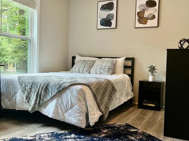 Home Base for Atlanta's Go Getters Private Bath