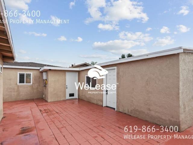 Home comes with a fully detached studio with its own kitchen and bathroom!