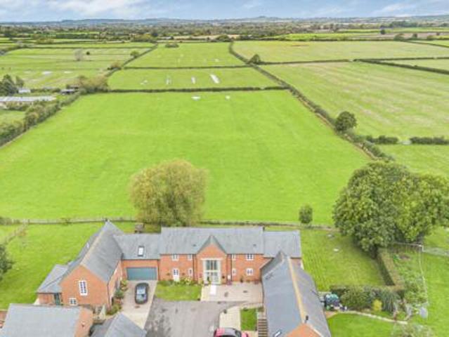 Home Farm Mews, Denchworth, 4 Bedroom Barn