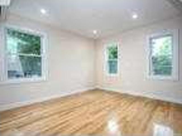 Home For Rent In New Hyde Park, New York