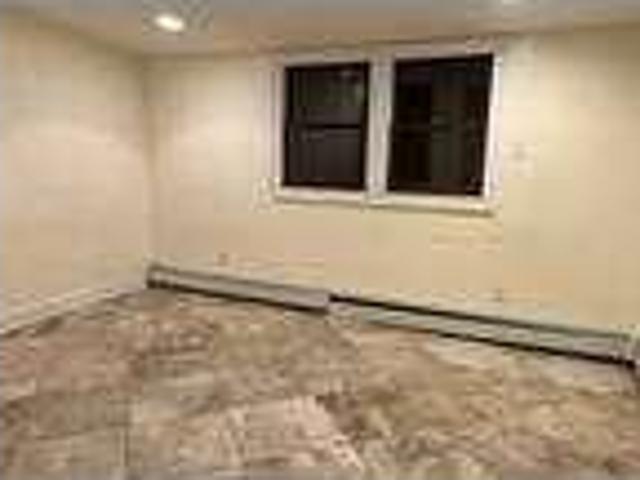 Home For Rent In Hicksville, New York