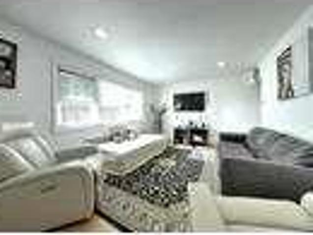 Home For Rent In Hicksville, New York
