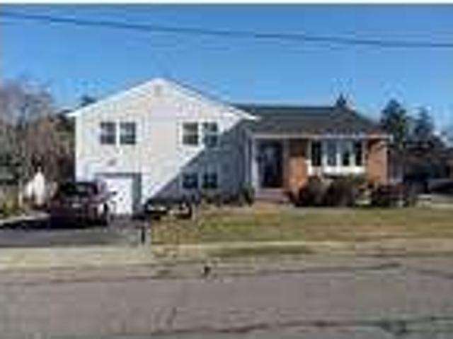 Home For Rent In Syosset, New York