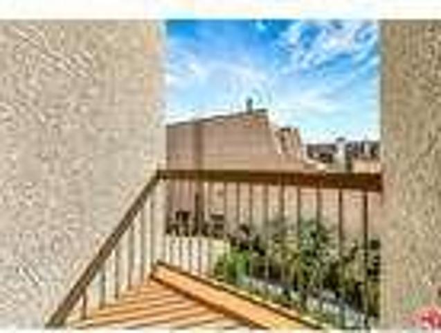 Home For Rent In Tarzana, California