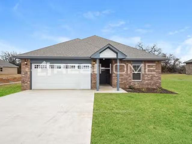 HOME FOR RENT! 1230 Lakeview Dr