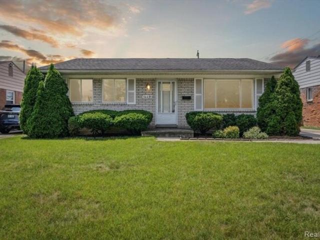 Home For Sale In Oak Park, Michigan