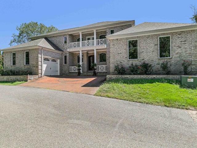 Home For Sale In Savannah, Tennessee