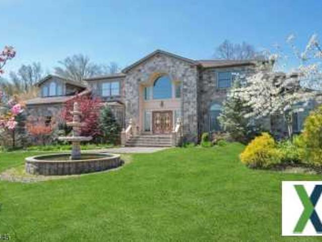 3 bd, 3 ba, 1520 sqft Townhome for sale Round Lake, Illinois