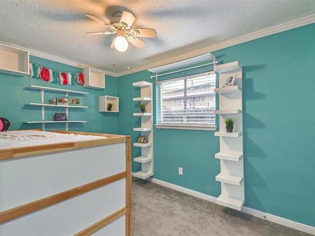 Home in Friendswood with a Room Available for Rent