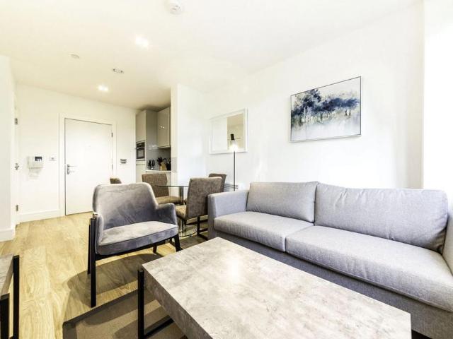 Home Park Mill Link, Hertfordshire WD4 1 bed flat to rent £1,150 pcm £265 pw