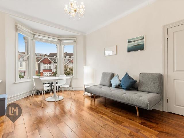 Home Park Road, London SW19, 1 bed flat to rent, £2,250 pcm | PrimeLocation