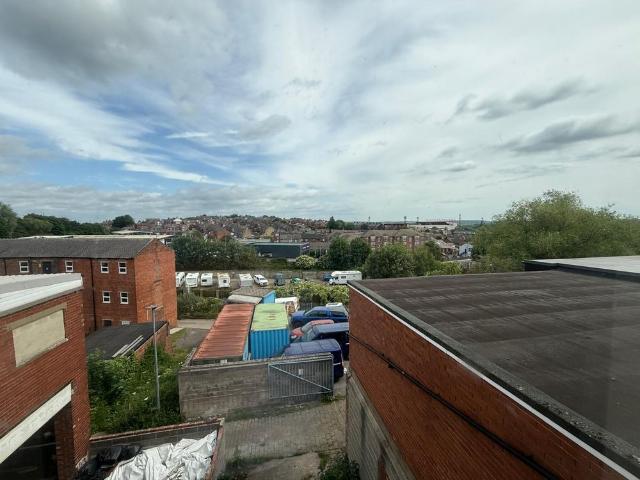 Home Rooms Commercial property to rent Doncaster Road, Barnsley S70