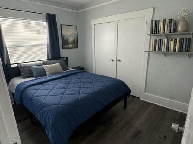Home with Large Rooms, Washer & Dryer, Parking, Ba