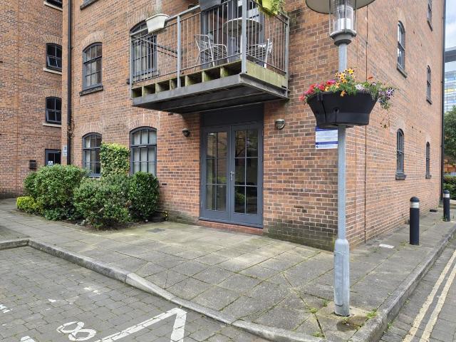 Home 2, 35 Chapeltown Street, Manchester M1, 2 bed flat to rent, £1,100 pcm | PrimeLocation