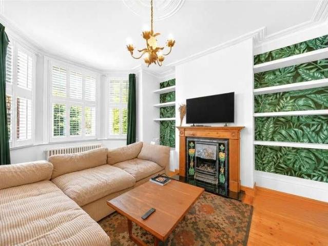 Homecroft Road, Wood Green, N22