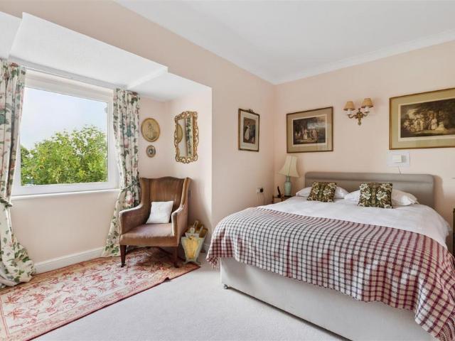 Homecross House, Fishers Lane,W4 1 bed flat to rent £1,750 pcm £404 pw