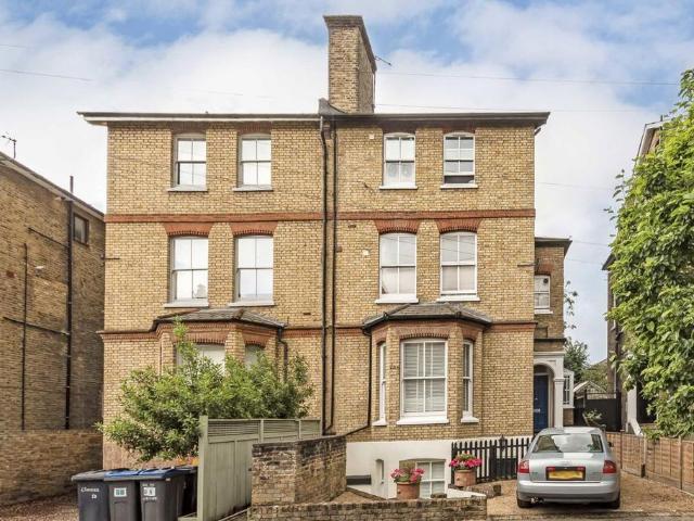 Homefield Road, London SW19 1 bed flat to rent £1,850 pcm £427 pw