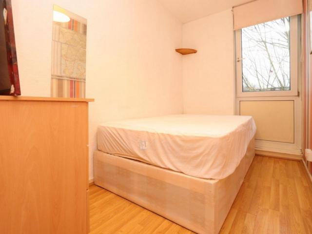 Homely double bedroom in Bow Has a Room