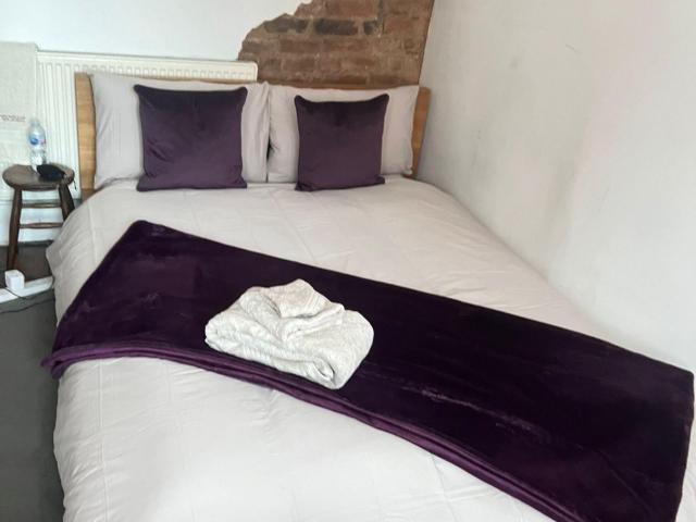 Homely double bedroom in Rusholme Has a Room