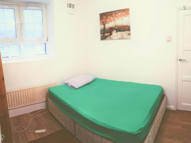 Homely double bedroom in Whitechapel/Brick Lane Has a Room