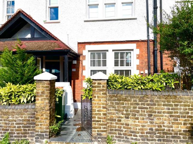 Homely two bed flat Brixton Hill