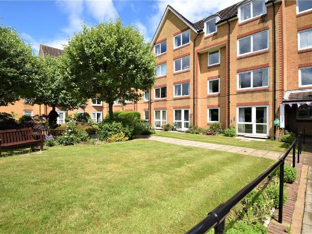 Homemanor House, Cassio Road, Watford WD18, 1 bed flat to rent, £1,200 pcm | PrimeLocation