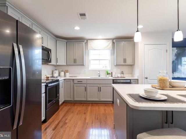 HOMESITE 421 Leader Road