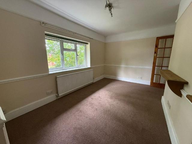 Homestead Road, Hatfield, AL10 1 bed flat to rent £1,050 pcm £242 pw