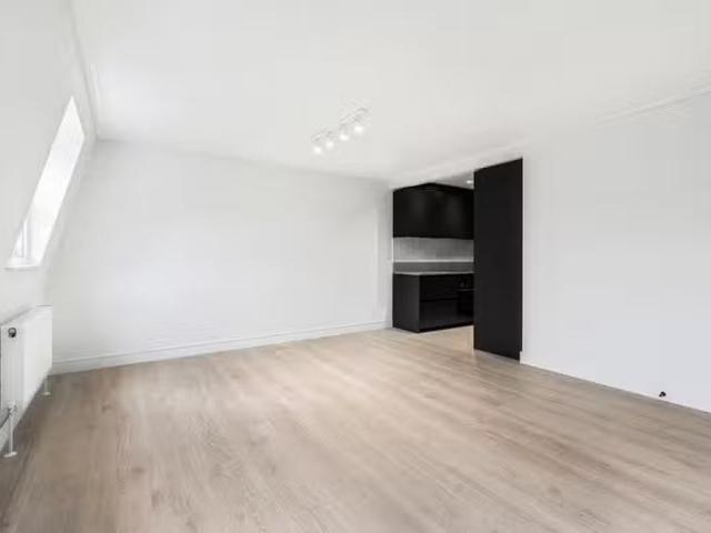 Homerton High Street, Hackney, London, E9 6AG