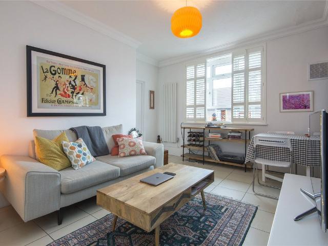 Homerton Road, London E9, 2 bed flat to rent, £2,100 pcm | PrimeLocation