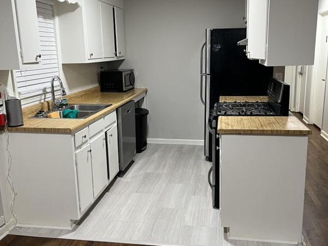 Homey & modern Marietta House with Dining area