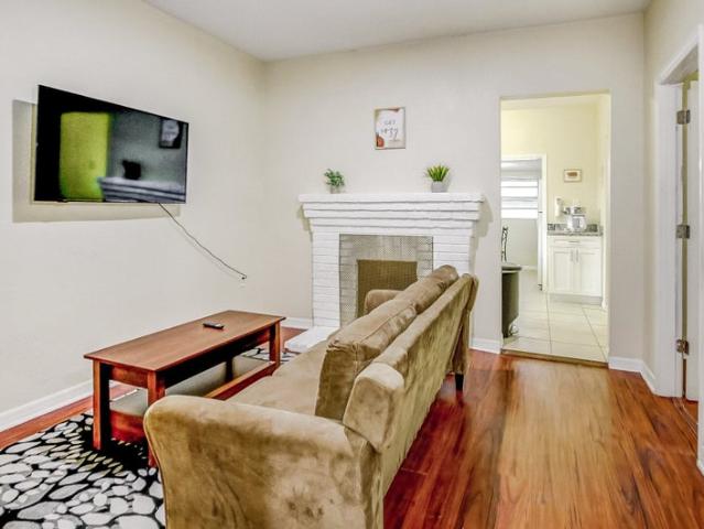 Homey & newlyrenovated Tampa House with Detached M
