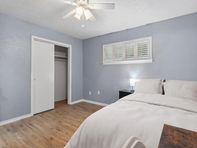 Homey Property With low number of members, close to public transportation & corner stores!