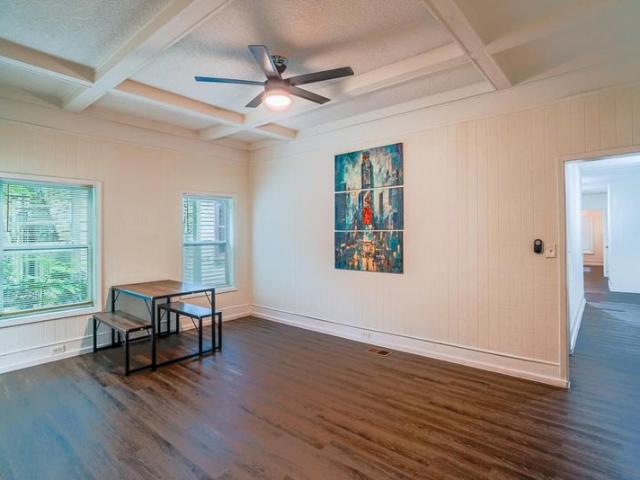 Homey & spacious Jacksonville Apartment with Dinin