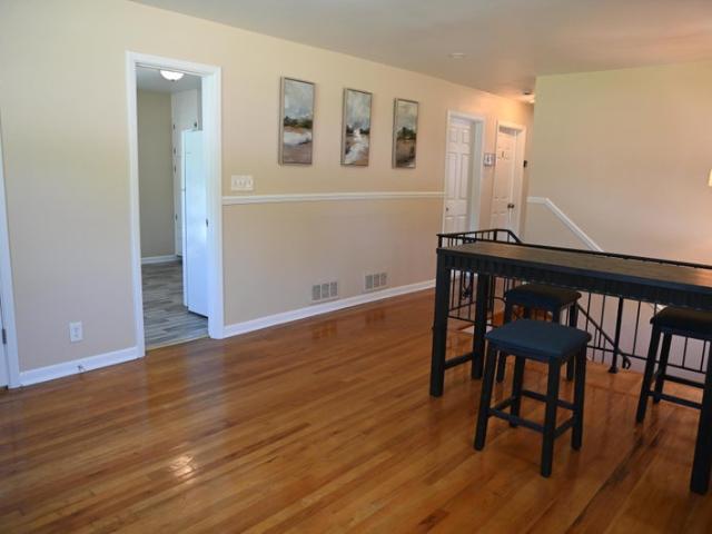 Homey & spacious South ATL house with workspace, n