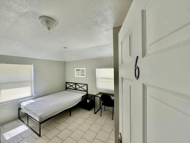 Homey & spacious St. Petersburg House with Backyard, private workspace, close to everything!