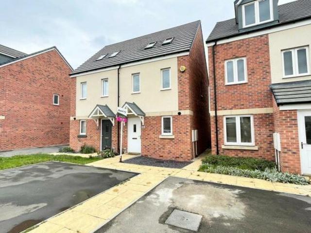Homington Avenue, Coate, Swindon, SN3. 3 bed detached house to rent £1,375 pcm £317 pw