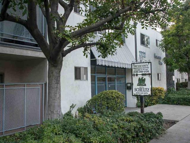 hon272 2 Bedroom Apartment for Rent at 2722 Honolulu Ave, Glendale, CA 91020 Montrose Verdugo City